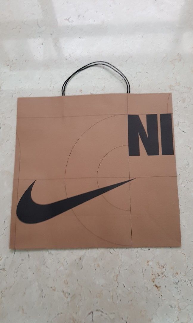 Nike Paperbag Large, Buku & Alat Tulis, Majalah & Lainnya di Carousell