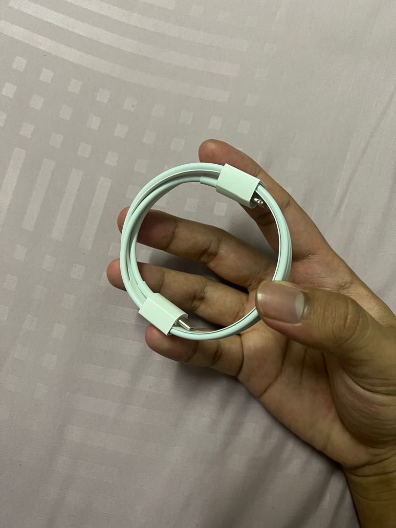 ORIGINAL APPLE CABLES LIGHTING TO USB-C, Computers & Tech, Parts ...