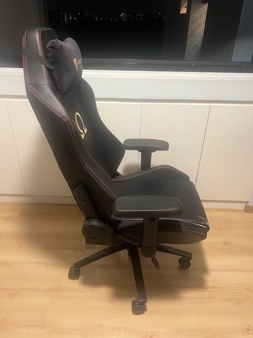 Secret Lab Chair, Furniture & Home Living, Furniture, Chairs on Carousell