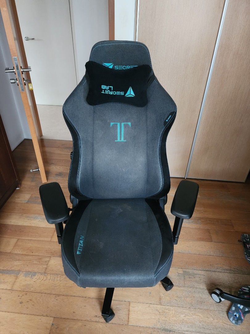 Secret lab gaming chair for only 125sgd!, Furniture & Home Living ...