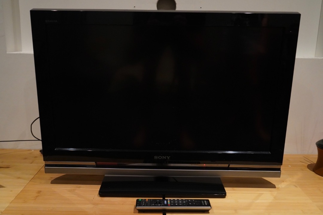 Sony Bravia 32" LCD TV, TV & Home Appliances, TV & Entertainment, TV on ...
