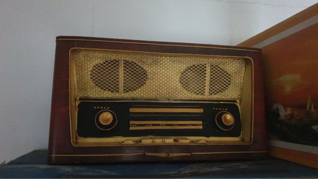Vintage Prop Radio, Hobbies & Toys, Memorabilia & Collectibles, Vintage ...