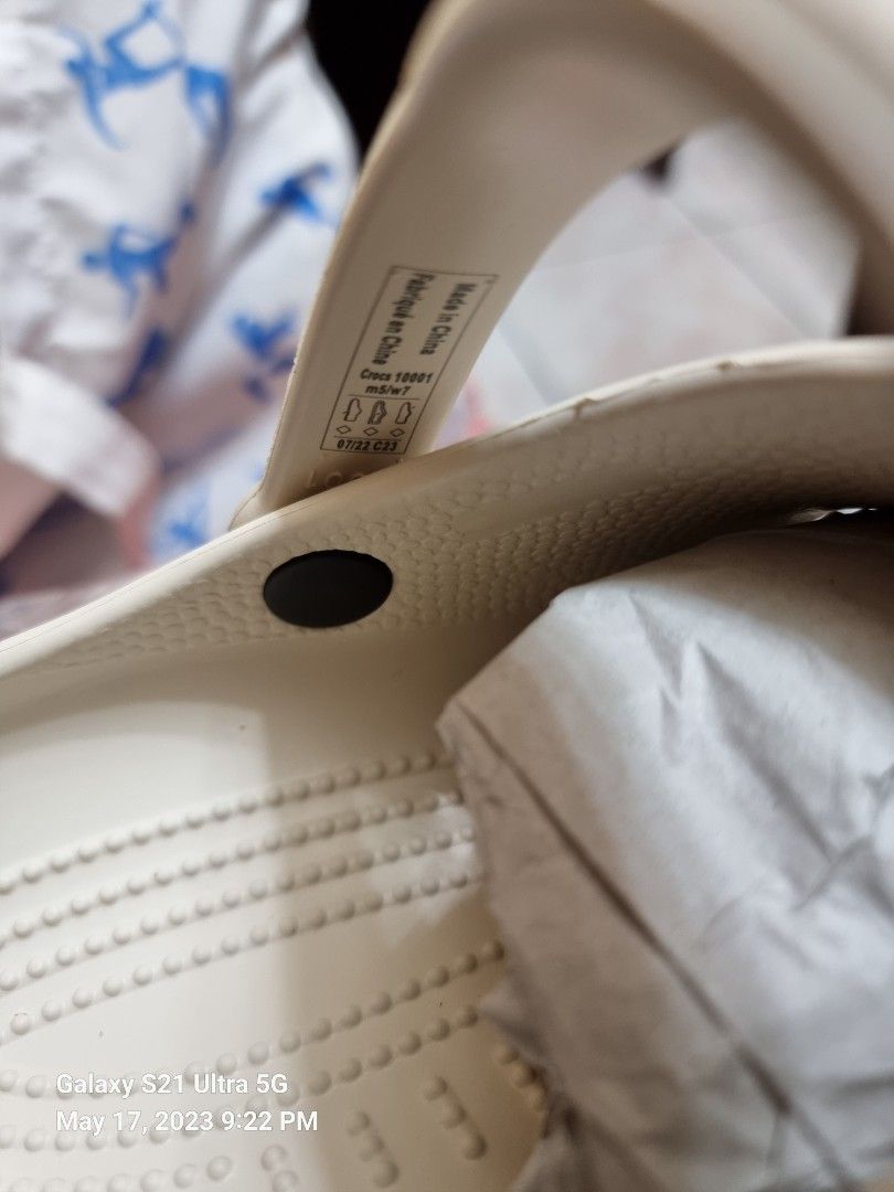 CROCS STUCCO CLOG W6/W7/W7/W8, Men's Fashion, Footwear, Casual Shoes on Carousell