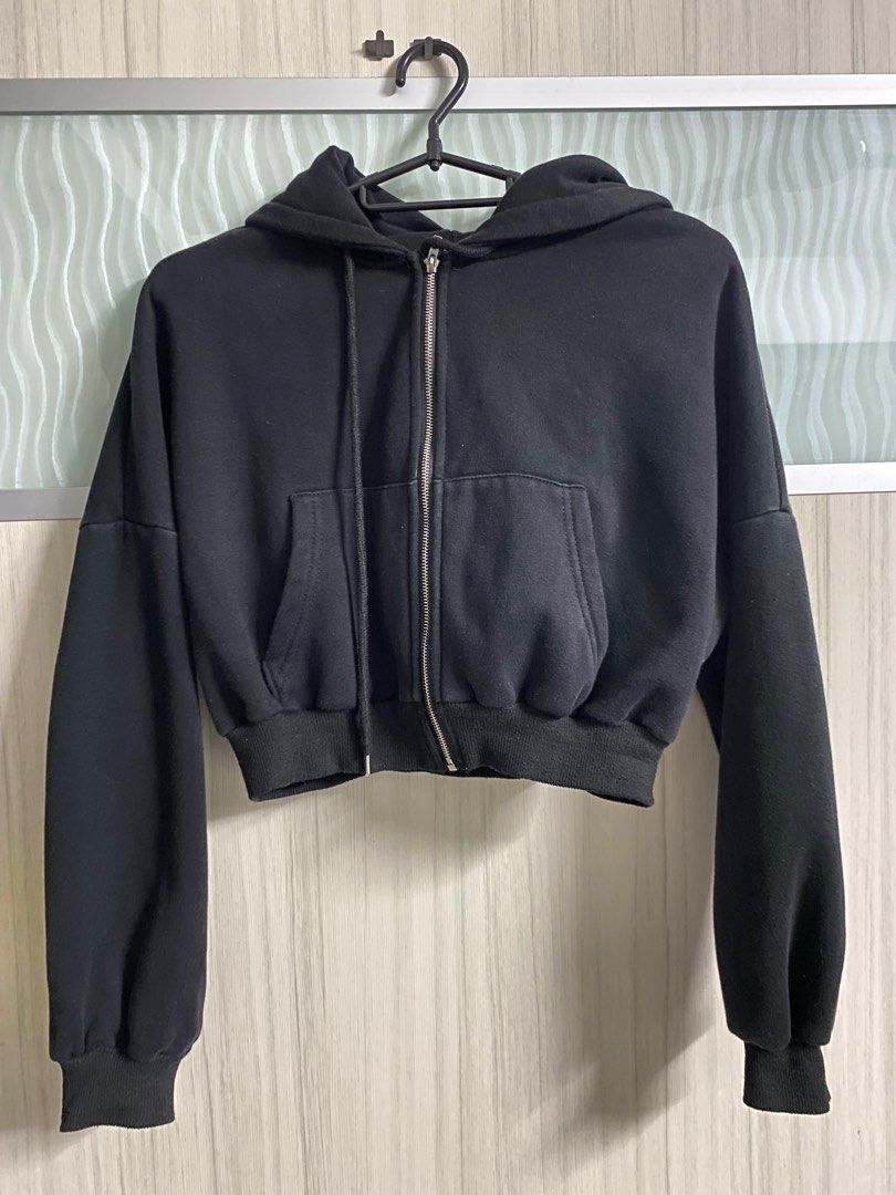 Cropped black jacket, Women's Fashion, Coats, Jackets and Outerwear on ...