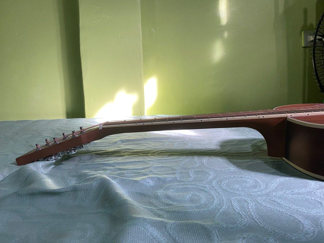 Fernando Acoustic Guitar w/ Tuner, Hobbies & Toys, Music & Media ...