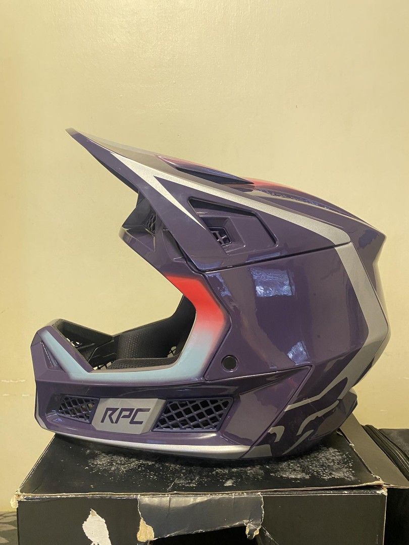 Fox Rampage Pro Carbon Helmet, Motorbikes, Motorbike Parts ...