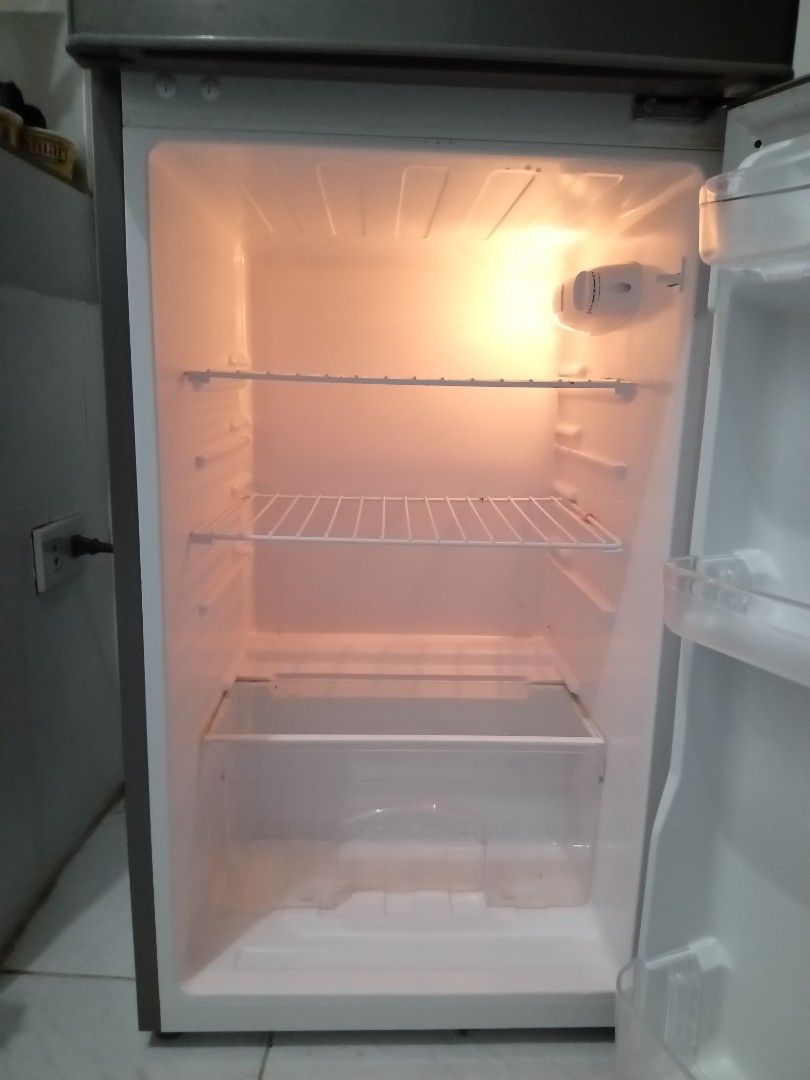 Fujidenso 5 cu ft. refrigerator on Carousell