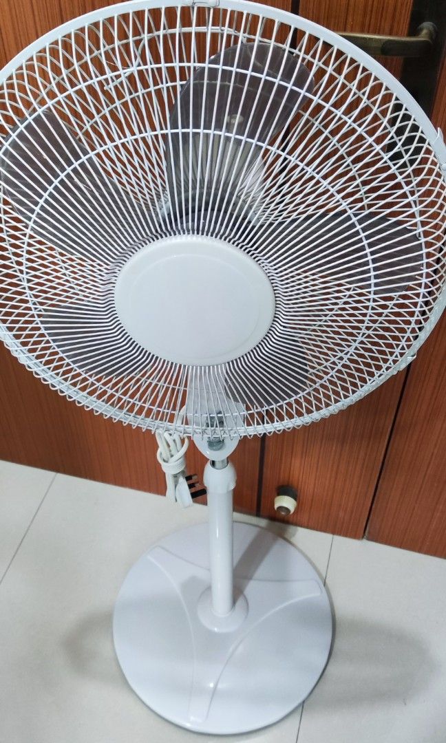 Giant 16" stand fan, Furniture & Home Living, Lighting & Fans, Fans on ...