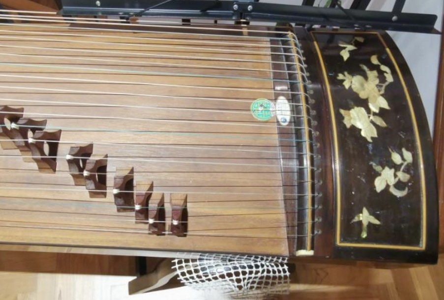 GU ZHENG set. Tuned + stands & bag, Hobbies & Toys, Music & Media ...