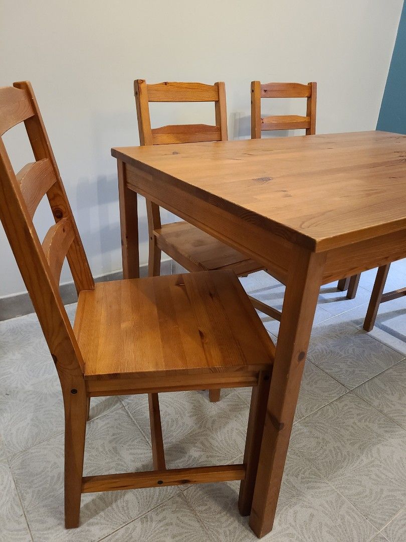 Ikea table and 4 chairs (1490 hkd original price) Plus one chair, 傢俬＆家居 ...