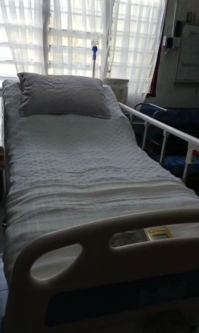 Katil hospital / hospital bed, Furniture & Home Living, Bedding ...