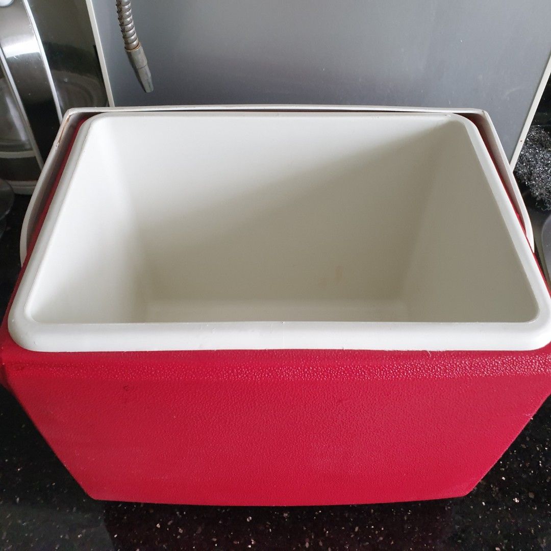 KFC cooler box, Furniture & Home Living, Kitchenware & Tableware, Food ...
