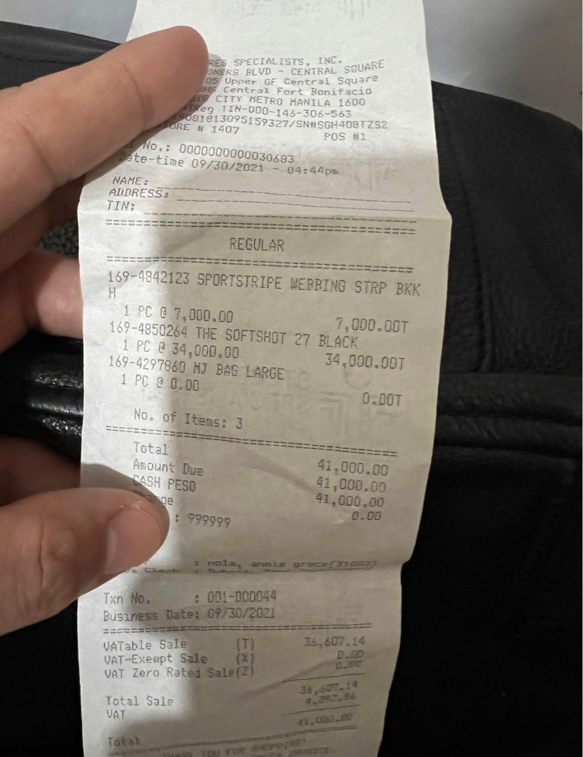 Marc Jacobs Bag with receipt and extra strap on Carousell