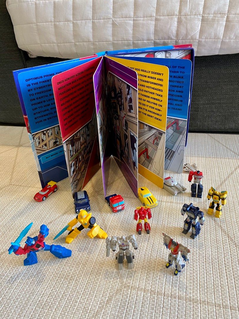My Busy Books Transformers (includes story, 2 figurines and play-mat ...