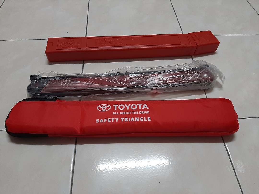 Original Toyota Safety Triangle, Auto Accessories on Carousell