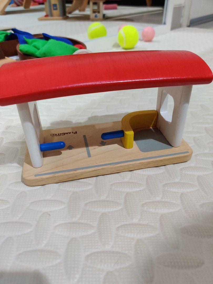 Plantoys Plancity Halte Bis Model 2 Wooden toy mainan kayu, Toys & Collectibles, Mainan di Carousell