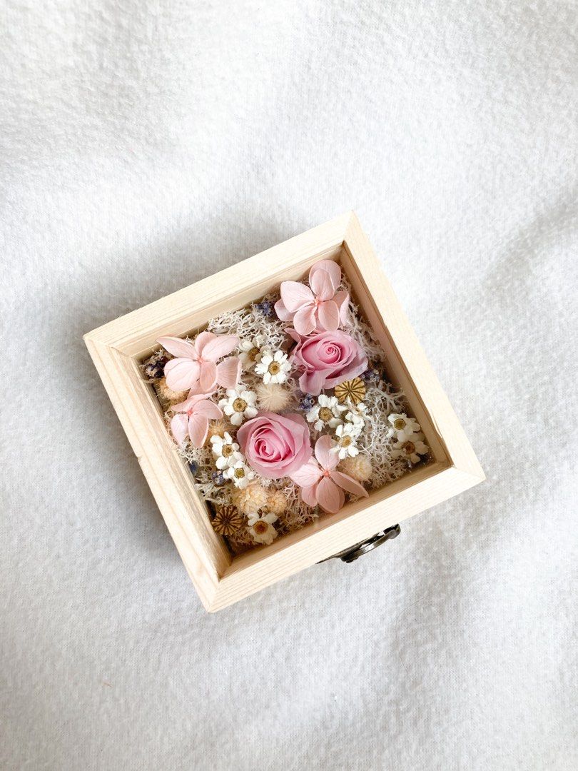 Preserved FlowerIn Wooden Gift Box, Hobbies & Toys, Stationery & Craft ...