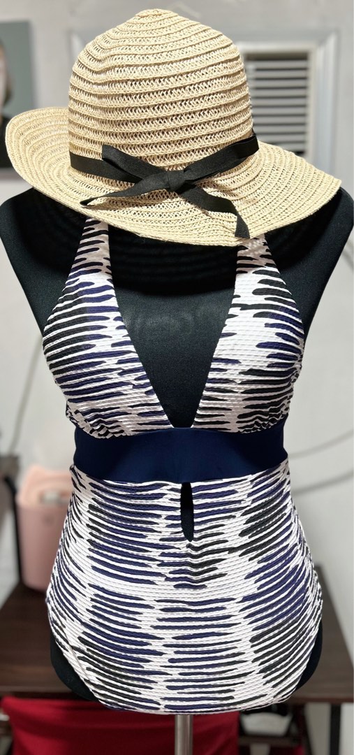 RUSH GUARD AND SWIMSUIT, Women's Fashion, Swimwear, Bikinis & Swimsuits ...