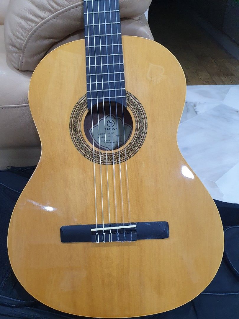 Samick Classical Guitar, Hobbies & Toys, Music & Media, Musical Instruments on Carousell