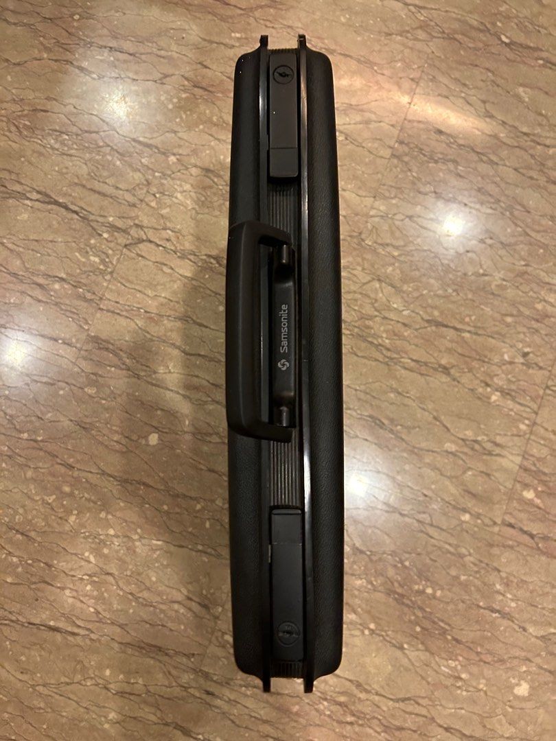 Samsonite Briefcase, Men's Fashion, Bags, Briefcases on Carousell