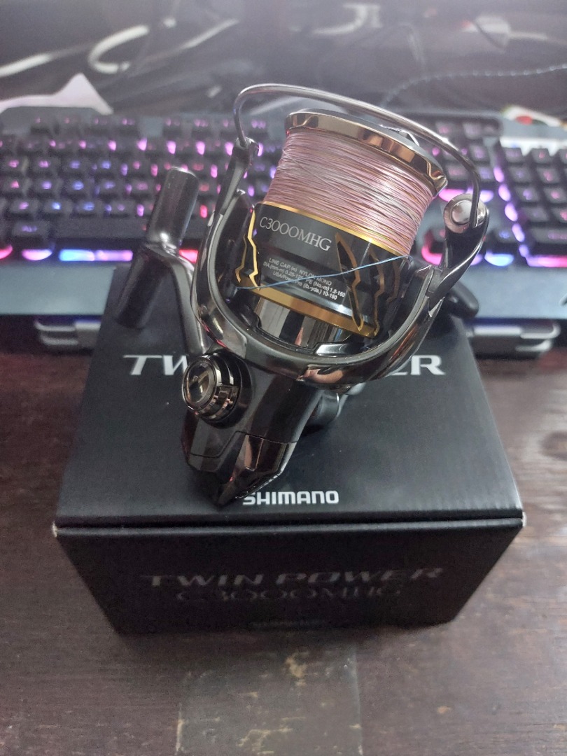 Shimano 20 TWIN POWER C3000MHG Spinning Reel, Sports Equipment, Fishing on Carousell