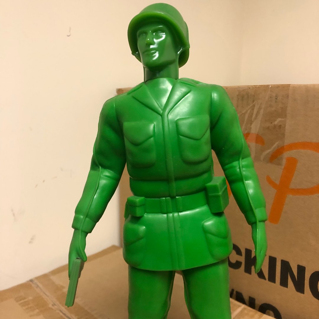 Toy Story Green Soldiers 12” Figure, 興趣及遊戲, 玩具 & 遊戲類 - Carousell