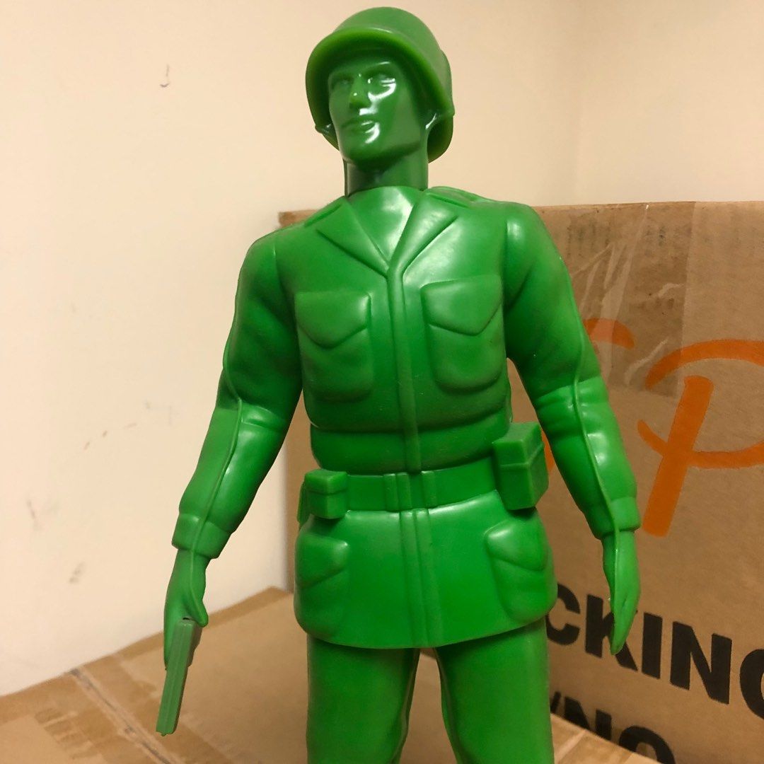 Toy Story Green Soldiers 12” Figure, 興趣及遊戲, 玩具 & 遊戲類 - Carousell