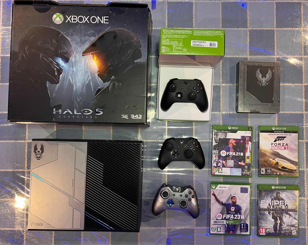 Xbox One Halo Limited Edition with box, Video Gaming, Video Game ...