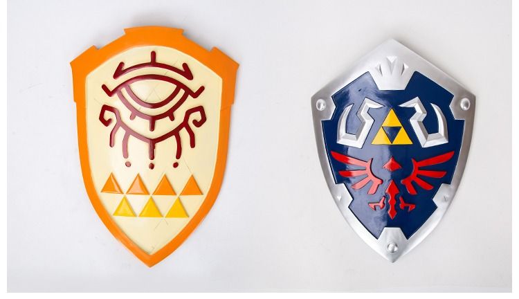 Zelda LINK the Hylian Shield 1/1 Scale, Hobbies & Toys, Toys & Games on ...