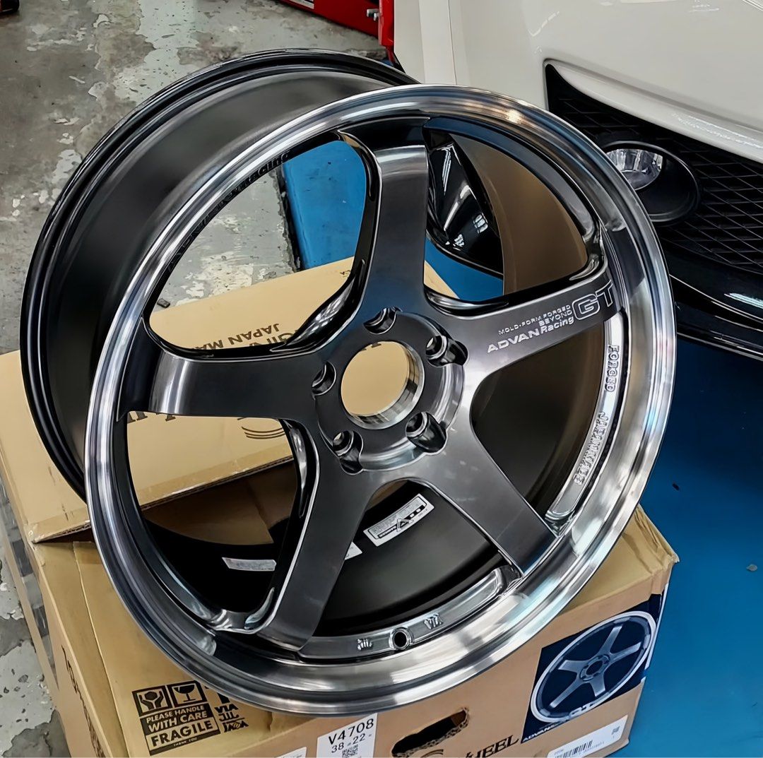 日本 ADVAN Racing GT BEYOND 19吋 x 9.5J 鈴 全新現貨 📣, 汽車配件, 車軚 - Carousell