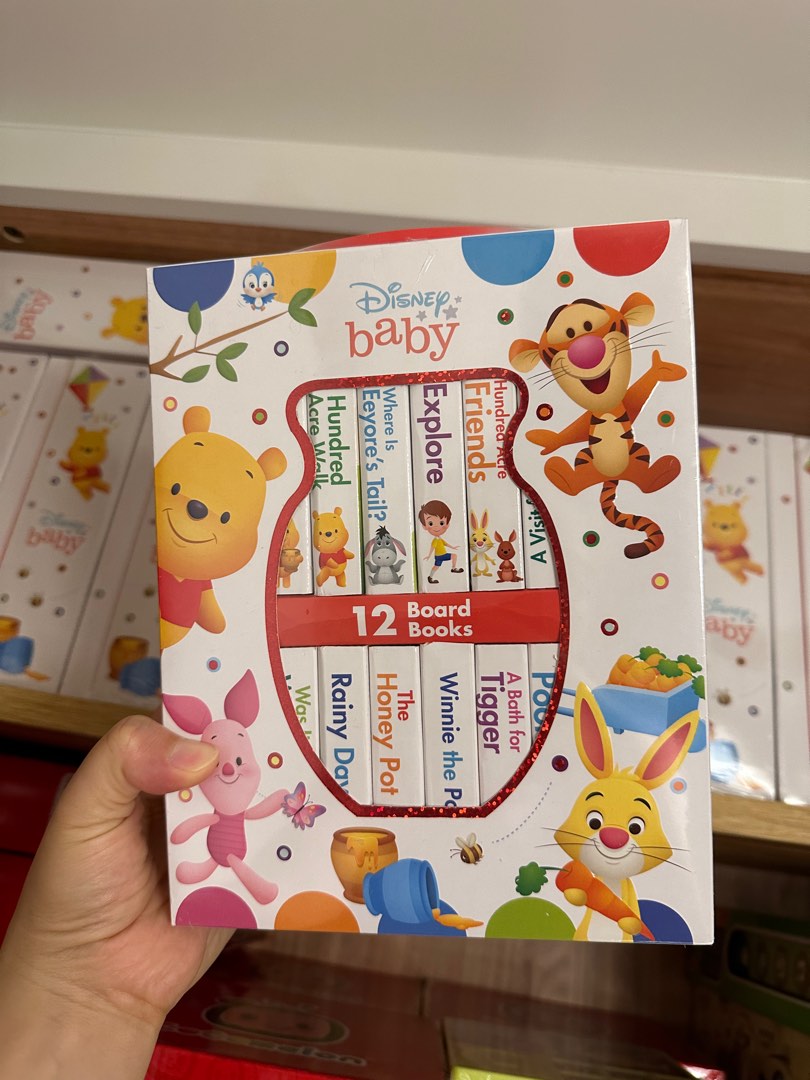 全新 Disney baby book Winnie the pool, 兒童＆孕婦用品, 嬰兒玩具 - Carousell