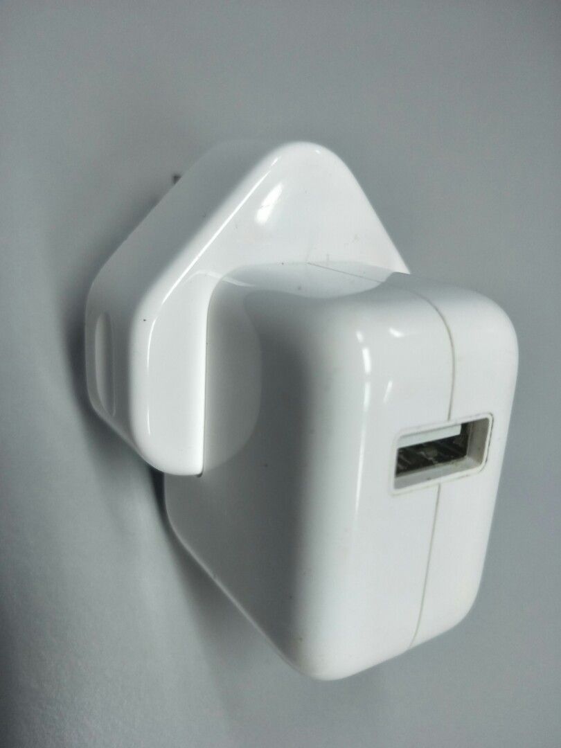 Apple 10W USB POWER ADAPTER, Computers & Tech, Parts & Accessories ...