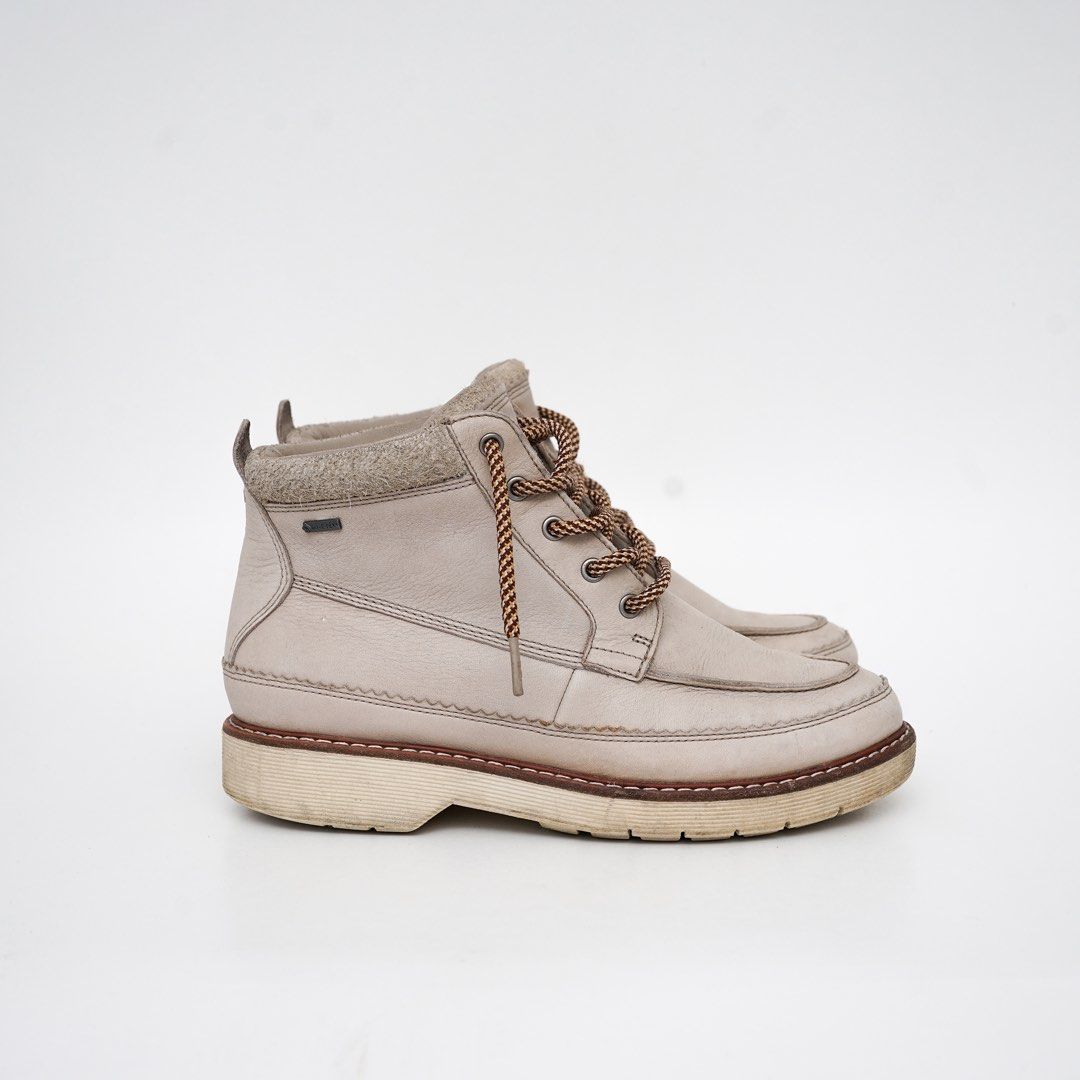 Clarks Korik Rise Gore-Tex, Fesyen Wanita, Sepatu di Carousell