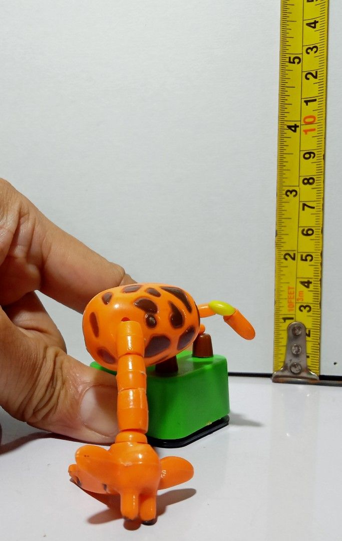 Collapsing Giraffe Toy/Figure - Preloved, Hobbies & Toys, Toys & Games ...