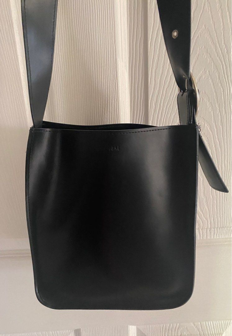 DIAGONAL vertical shoulder bag, Women's Fashion, Bags & Wallets ...