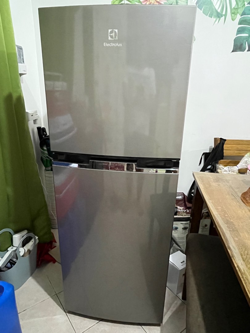 Electrolux Inverter Refrigerator | 8 cu ft, TV & Home Appliances, Kitchen Appliances ...