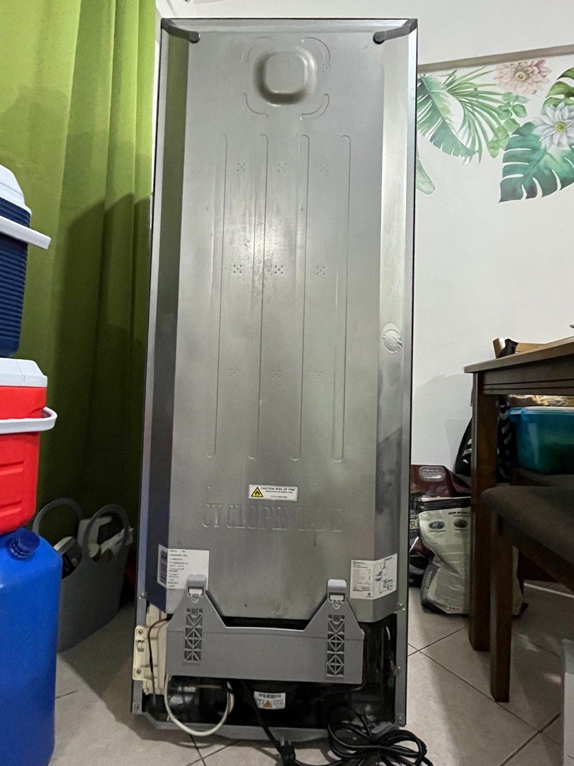 Electrolux Inverter Refrigerator | 8 cu ft, TV & Home Appliances, Kitchen Appliances ...