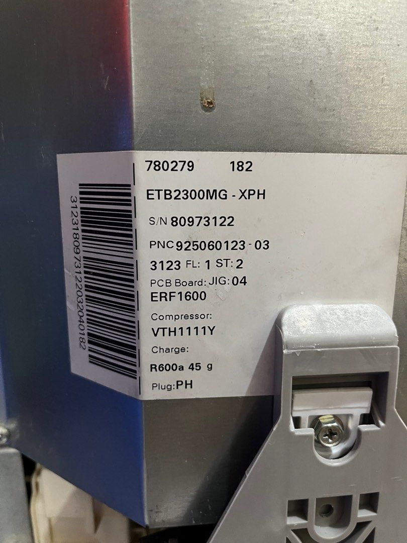 Electrolux Inverter Refrigerator | 8 cu ft, TV & Home Appliances, Kitchen Appliances ...