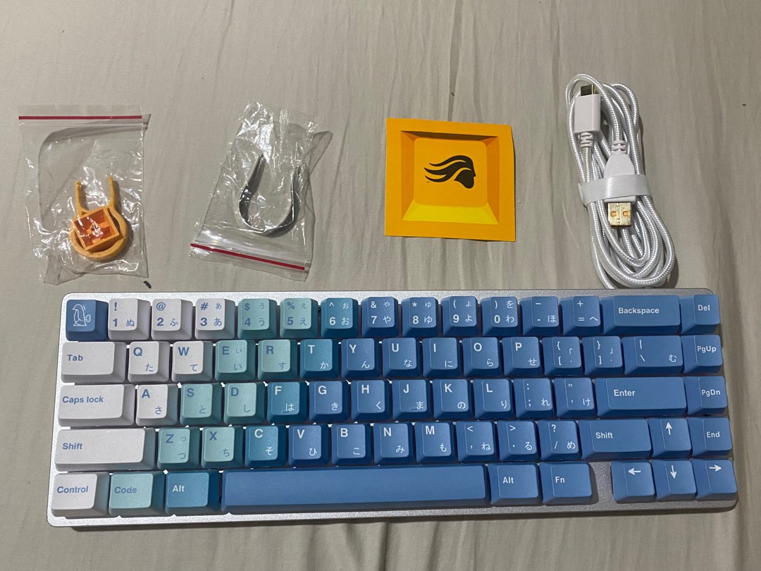 Glorious GMMK 2 (White - 65%) w/ Akko Jelly Pink switches on Carousell