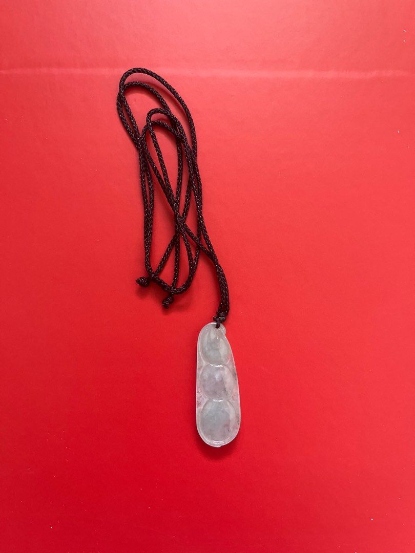 Grade A Myanmar Jade Pea, Hobbies & Toys, Memorabilia & Collectibles ...