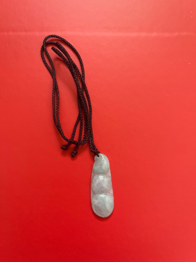 Grade A Myanmar Jade Pea, Hobbies & Toys, Memorabilia & Collectibles ...