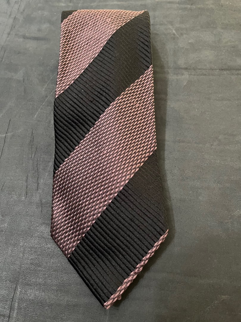 Gucci Original Tie, Men's Fashion, Watches & Accessories, Ties on Carousell
