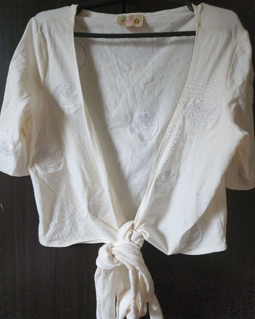 Halo Halo wrap top on Carousell