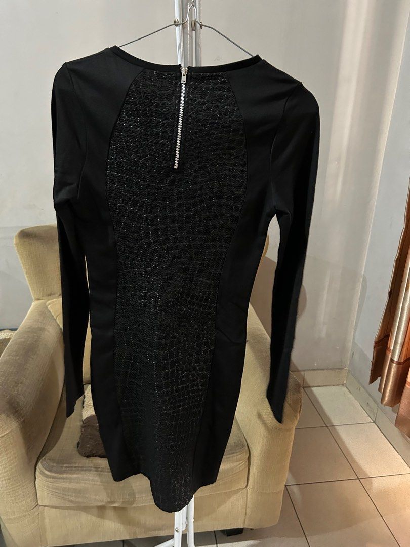 Hnm mini dress motif ular, Fesyen Wanita, Pakaian Wanita, Gaun & Rok di ...