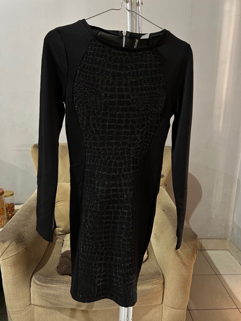 Hnm mini dress motif ular, Fesyen Wanita, Pakaian Wanita, Gaun & Rok di ...