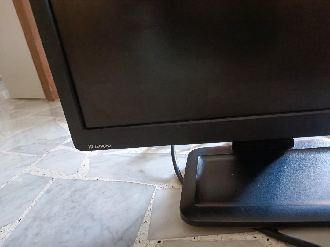 HP Monitor (HP LE1901w), Computers & Tech, Desktops on Carousell
