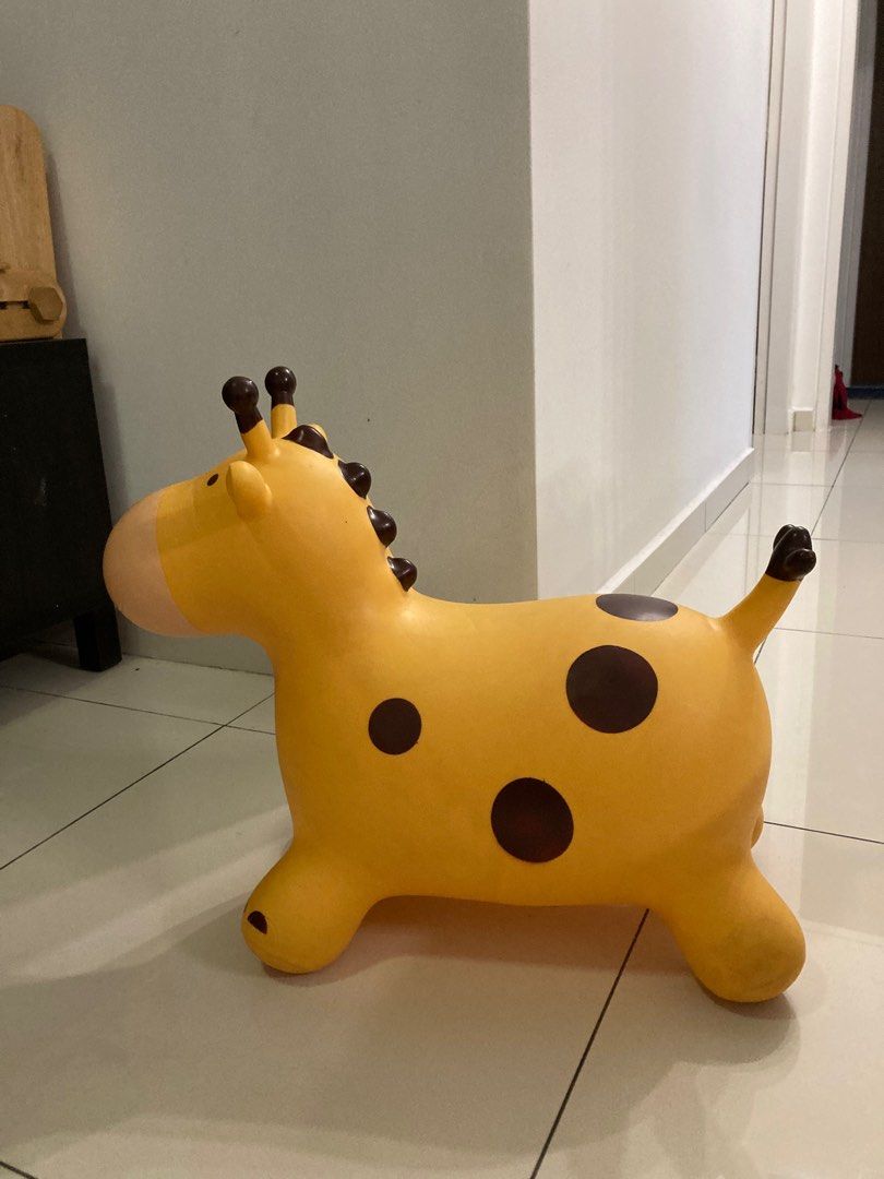 Inflatable giraffe, Hobbies & Toys, Toys & Games on Carousell