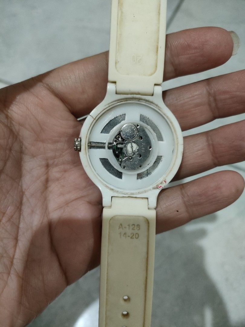 Jam Tangan Rubber Merek Lacoste, Fesyen Wanita, Jam Tangan di Carousell