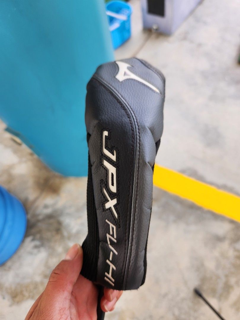Mizuno 5 hybrid with project x shaft regular, Sports Equipment, Sports & Games, Golf on Carousell