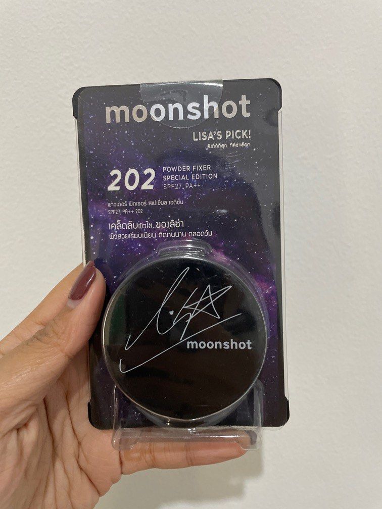 Moonshot x Lisa Blackpink powder fixer 5g [Lisa Special Edition], Kesehatan & Kecantikan, Rias ...